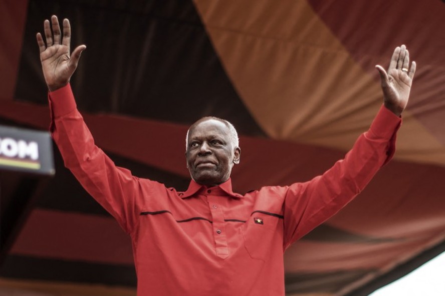 Funeral de José Eduardo dos Santos em Angola divide família