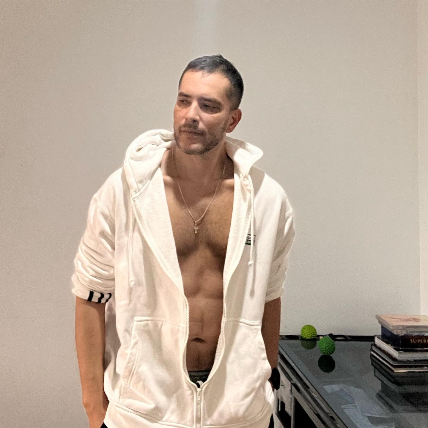 Bento Ribeiro volta a mostrar corpo sarado e conquista elogios - Quem ...