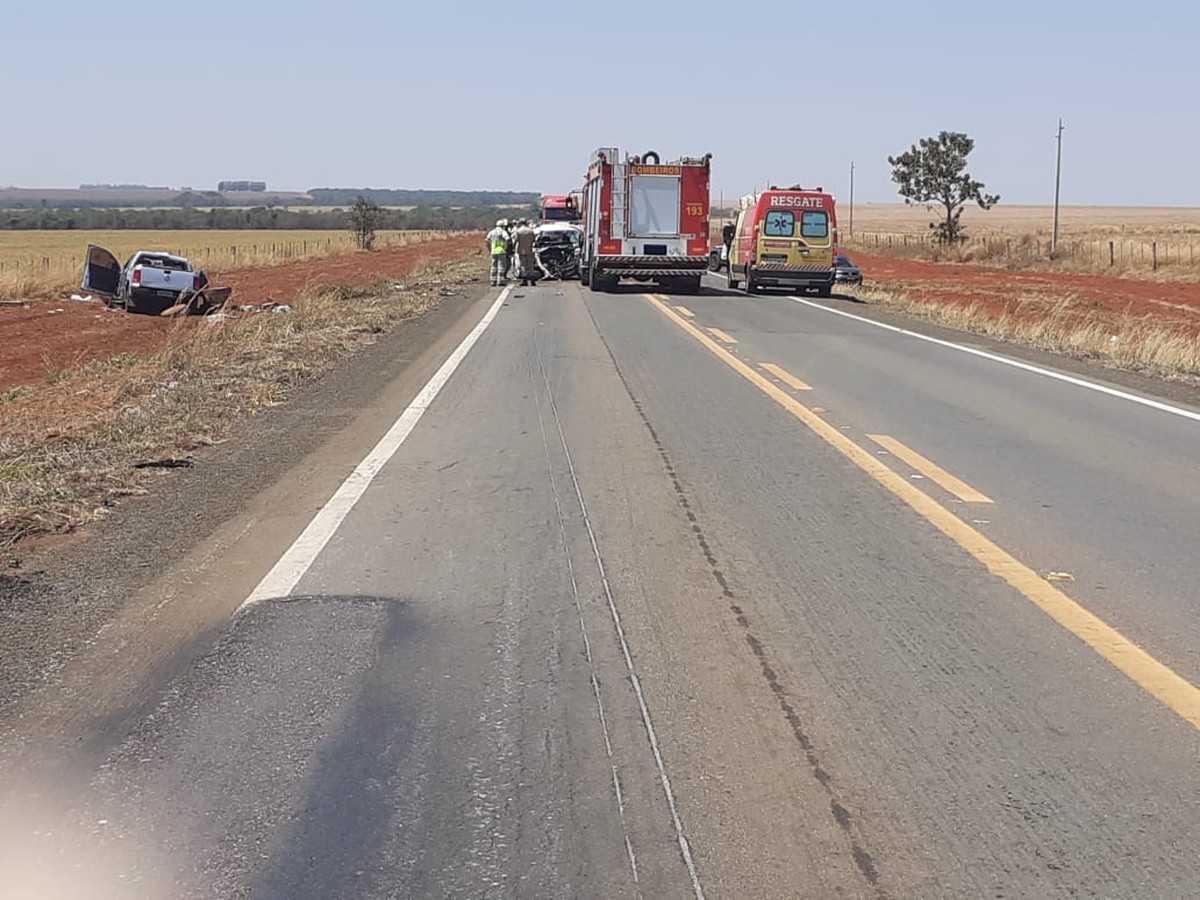 Acidente entre carro e caminhonete deixa um morto e cinco feridos na BR-163 em MT | Mato Grosso | G1