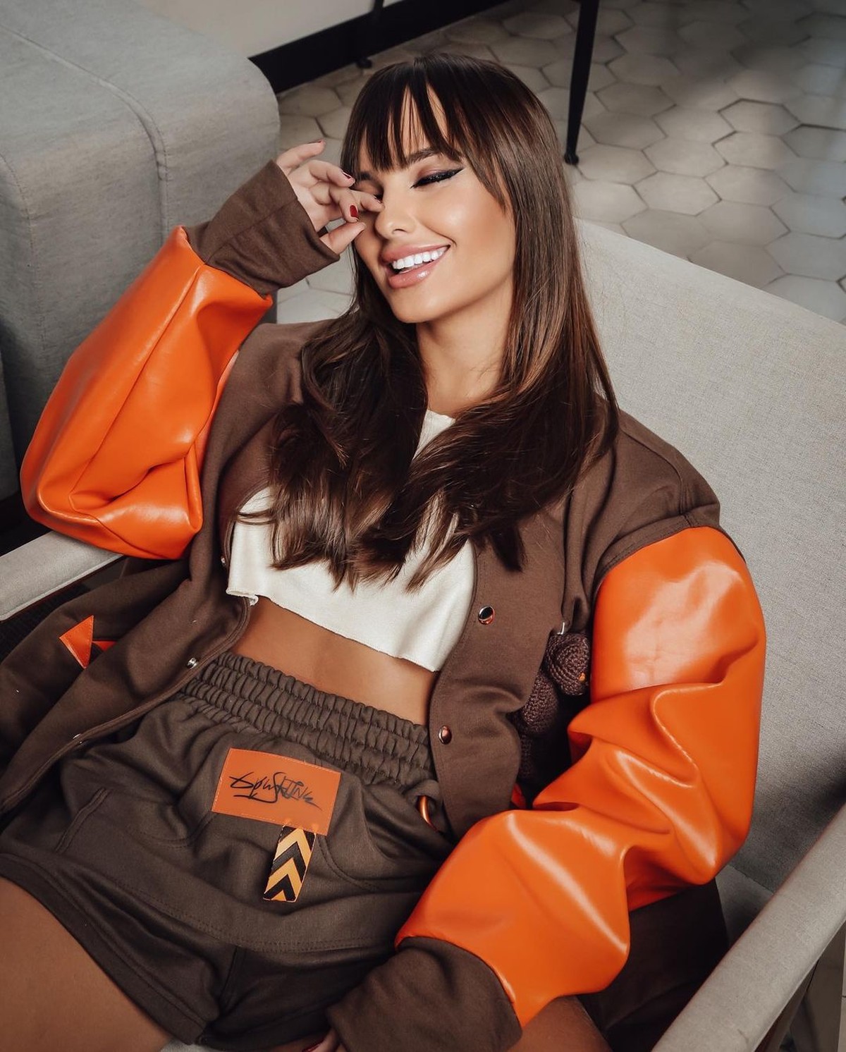 Thais Braz posa com look de "ursinha" e ganha elogios dos fãs | Vogue ...