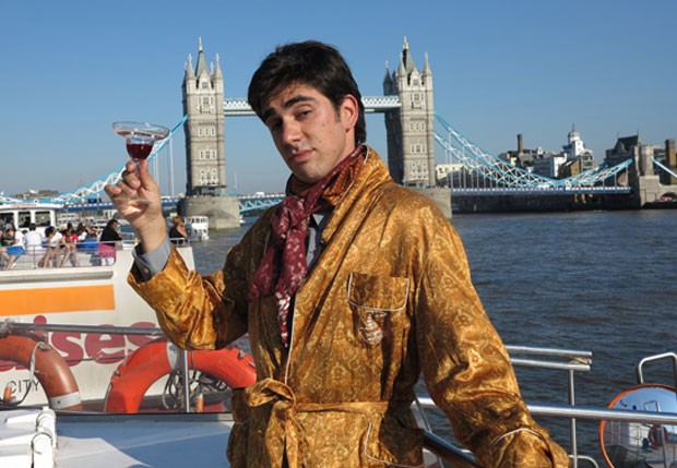 Marcelo Adnet grava novo programa em Londres - Quem | QUEM News