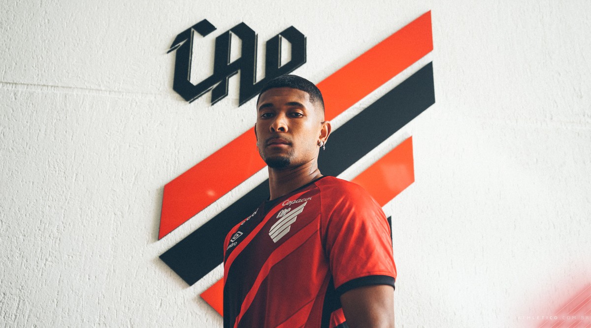 Athletico anuncia a contratação do lateral Fernando, ex-Chape: "Um ...