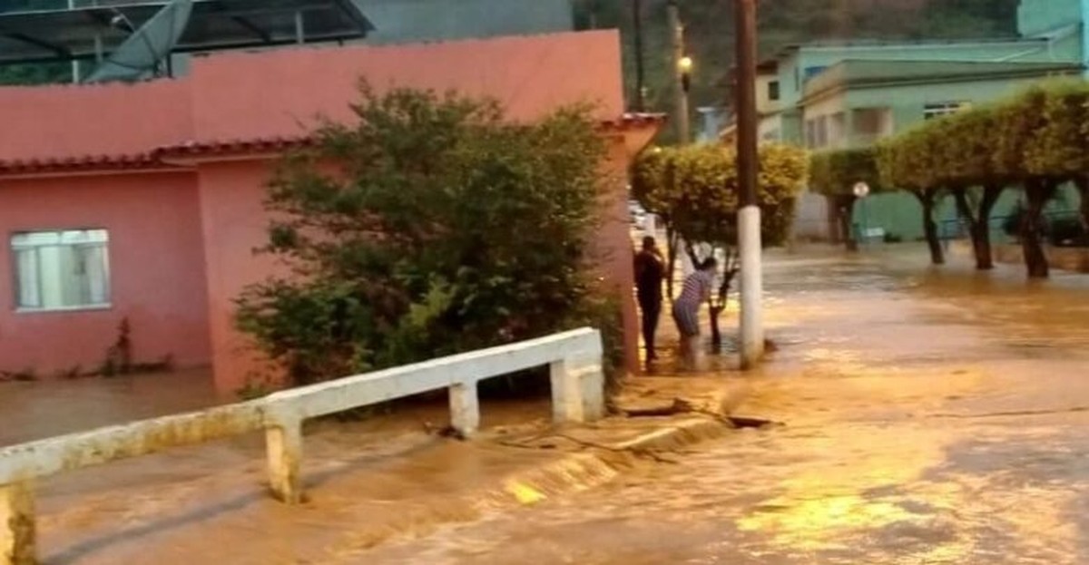 Temporal Atinge Distrito E Provoca Alagamentos Em Muriaé Zona Da Mata