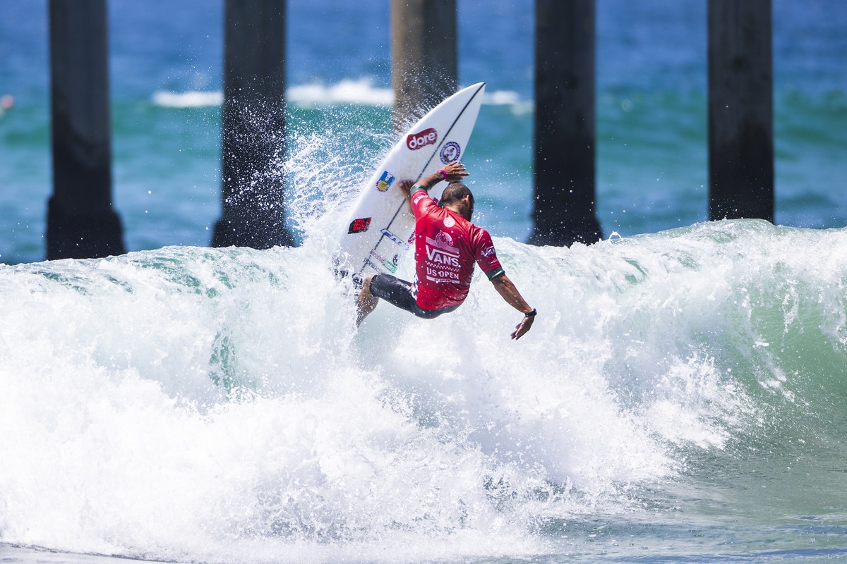 Jadson André defende liderança do CBSurf Pro Tour na Praia de Maresias ...