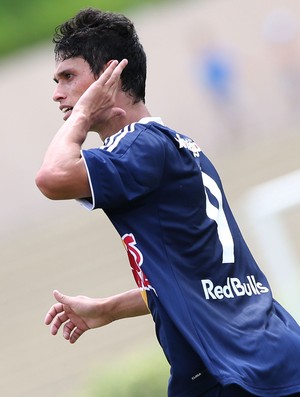 Henan comemora hat-trick e marca histórica com a camisa do RB Brasil ...