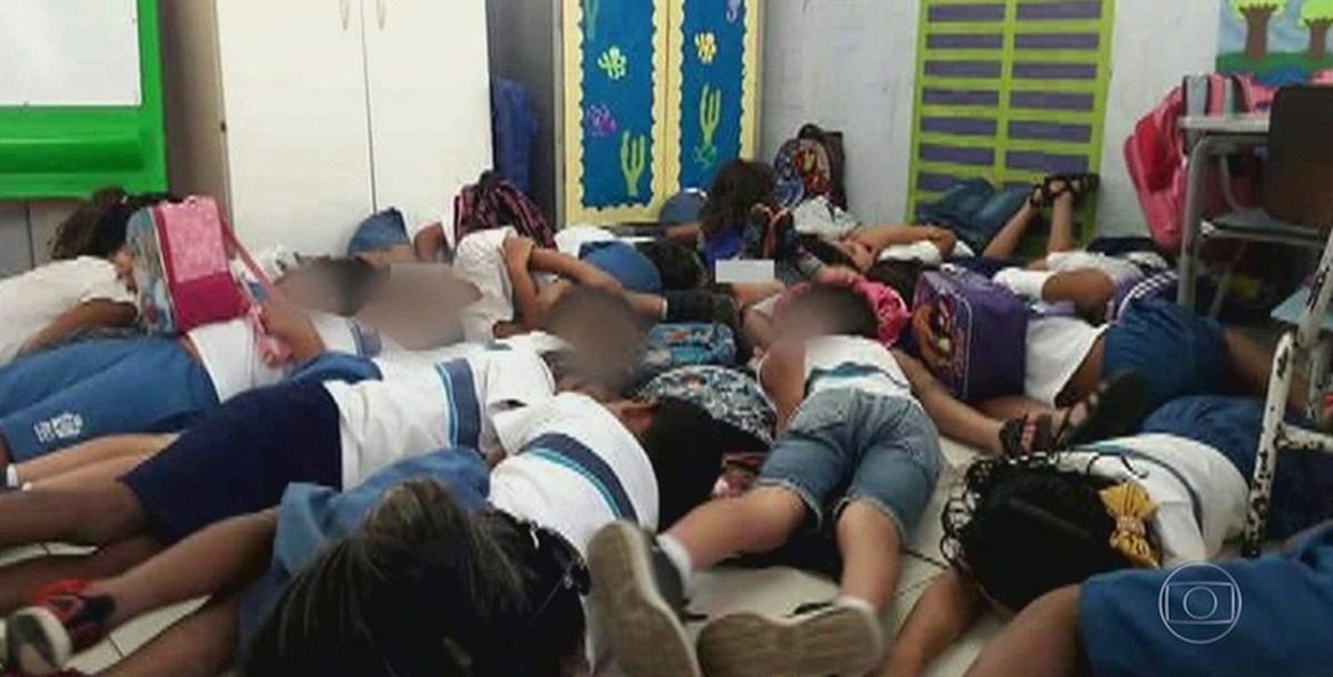 Tiroteios encurtam ano letivo em escolas de favelas do Rio | Brasil ...