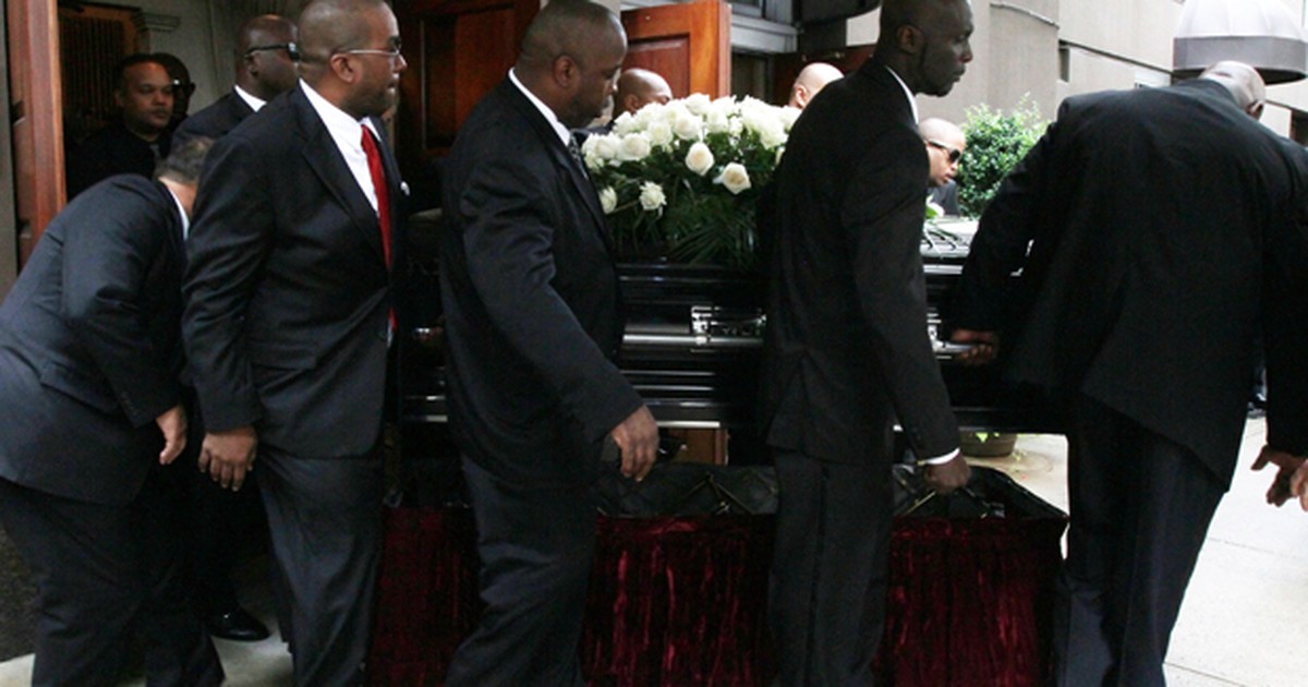 G1 - Funeral de empresário reúne estrelas do hip hop em Nova York ...