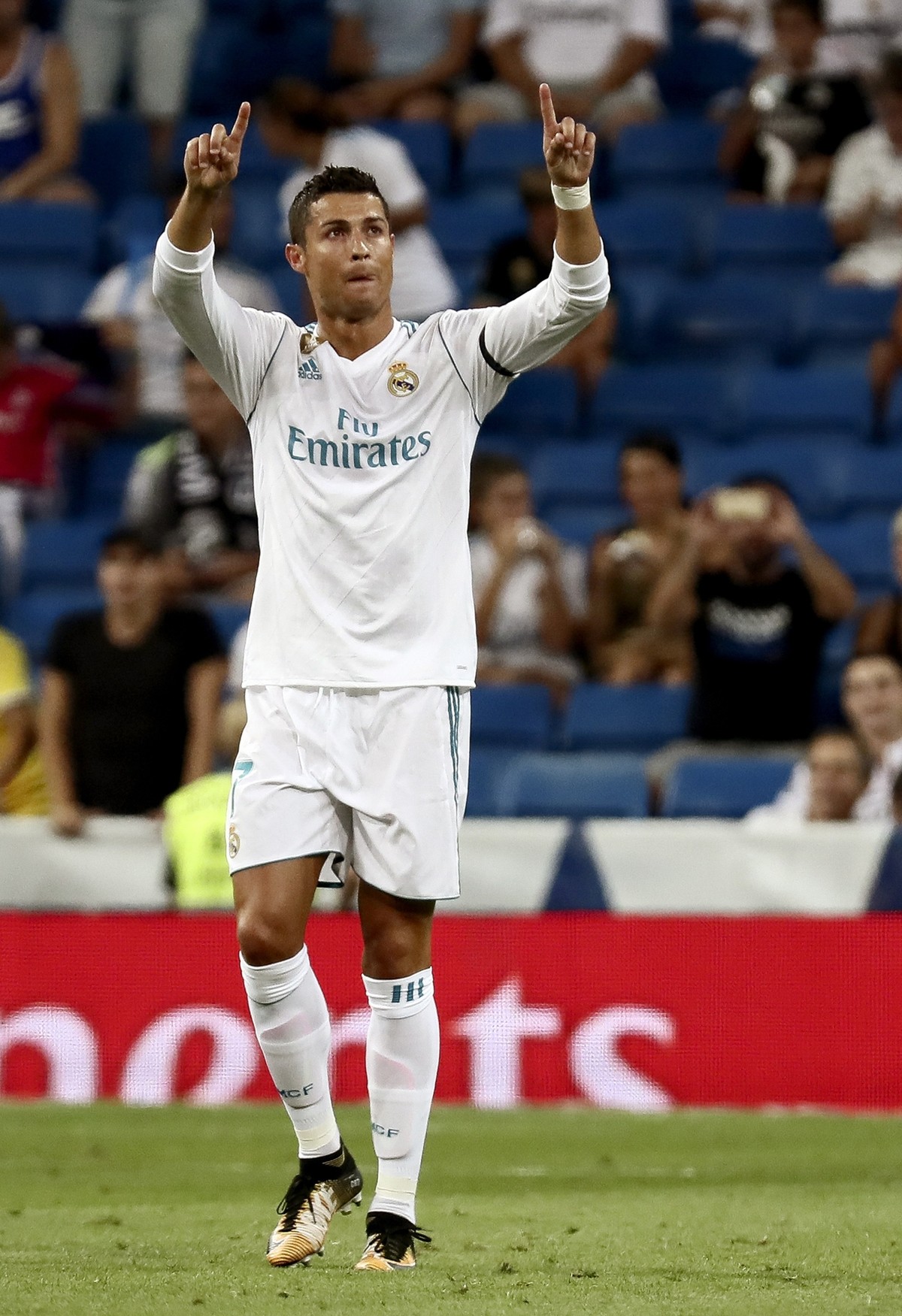 Suspenso no Espanhol, CR7 faz golaço e dá assistência em vitória do ...