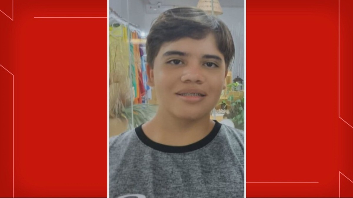 Adolescente atingido por galho de árvore, no Parque da Cidade, recebe ...