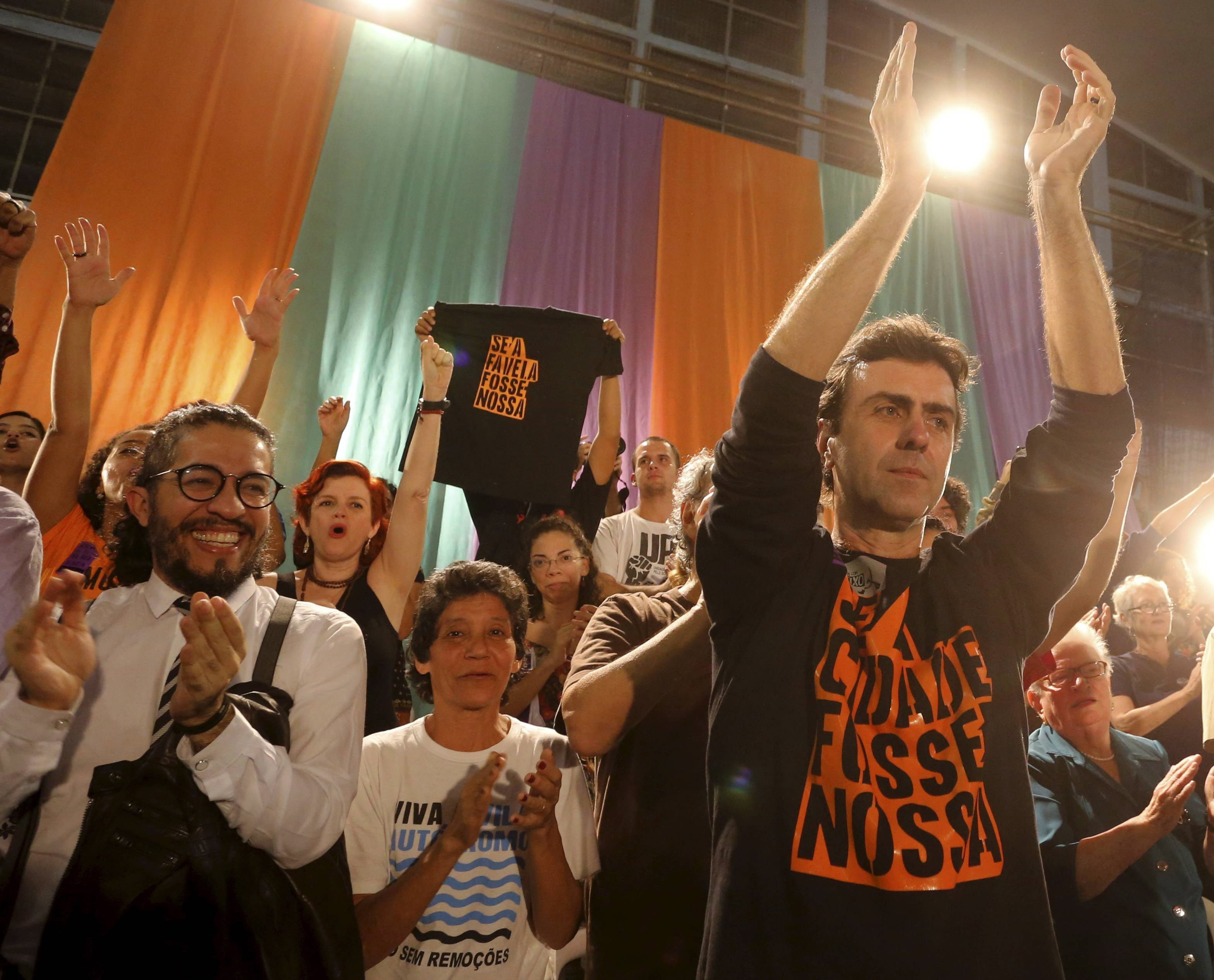 Artistas que antes apoiavam o PT agora estão com Marcelo Freixo, do ...