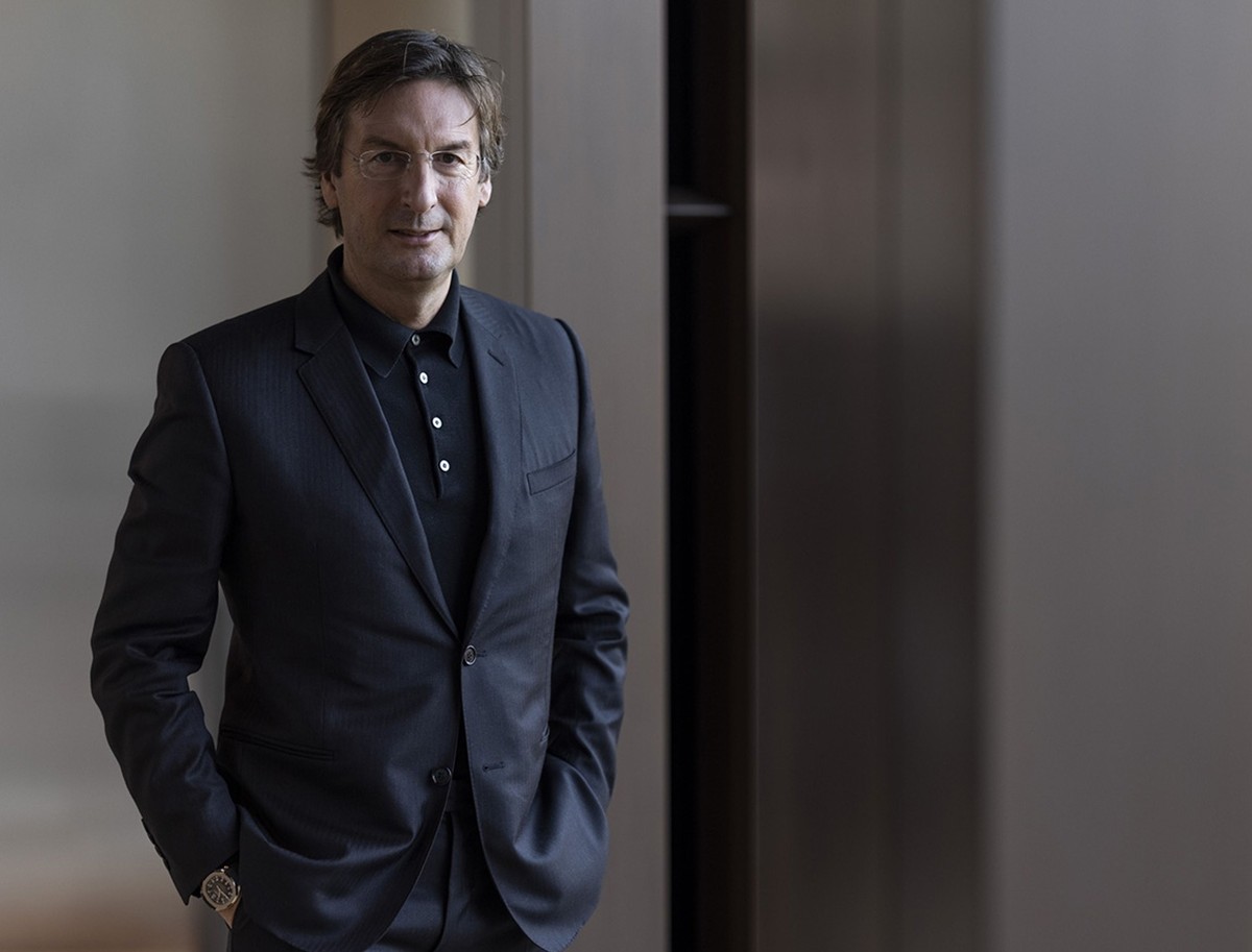 Entre o eterno e o fugaz, CEO da Dior busca o equilíbrio - Trendradars ...