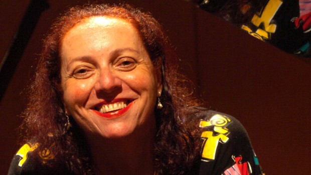 G1 - Cida Moreira faz show ‘A Dama Indigna’ em Poços de Caldas, MG ...