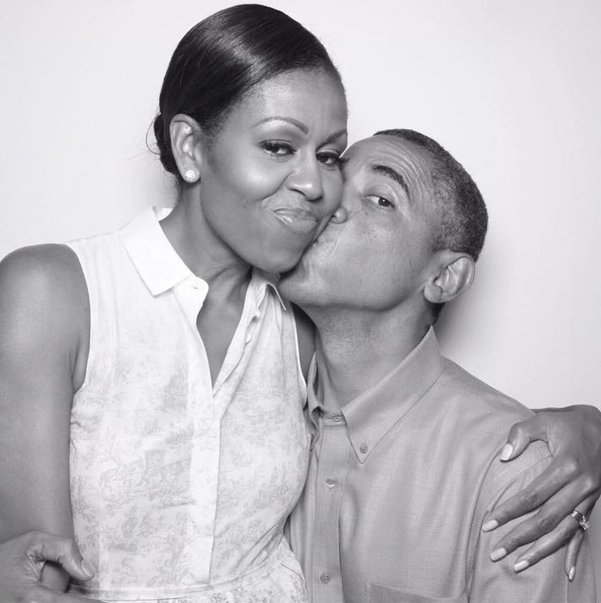 Michelle Obama abre cliques carinhosos com Barack Obama para reflexão ...