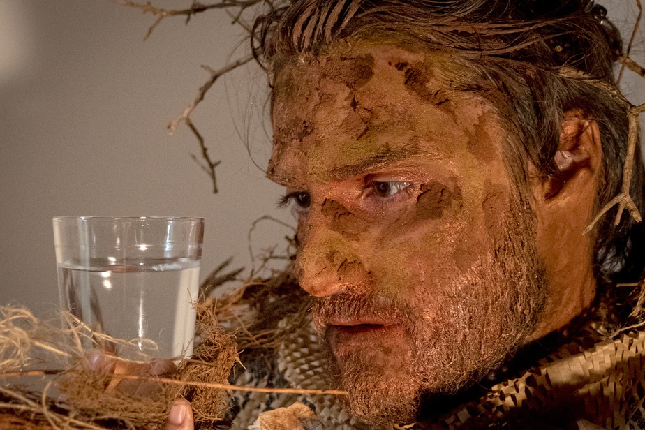 Hugo Bonemer compara água e alma ao apresentar obra de Alan Vilar ...