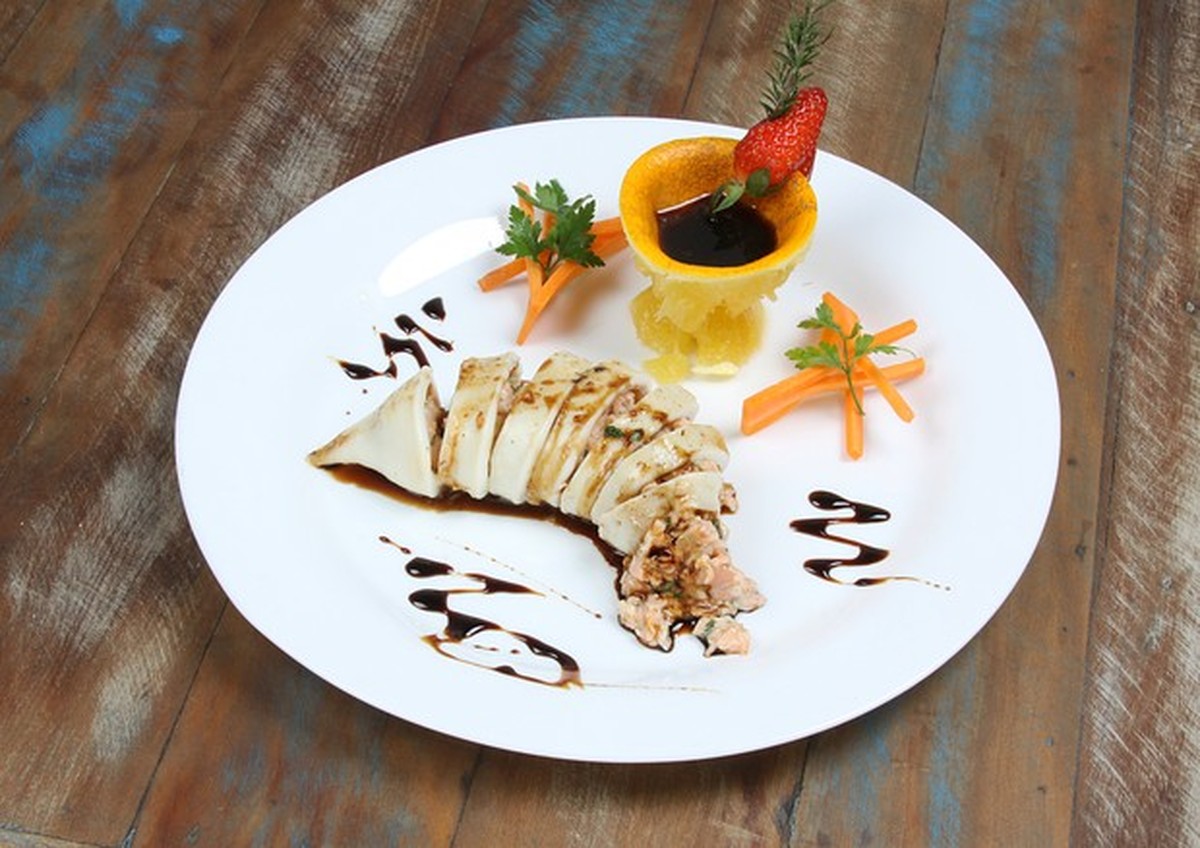 Prato sofisticado de lula recheada fica pronto em apenas 4 passos ...