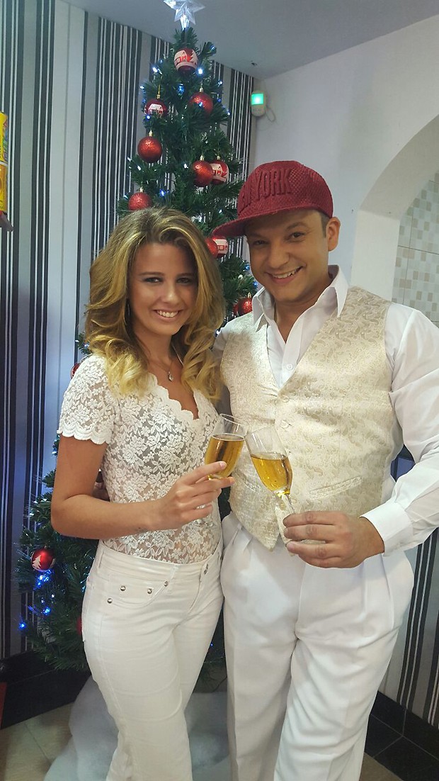 De branco e visual novo, Debby Lagranha já celebra 2016: "Energia ...