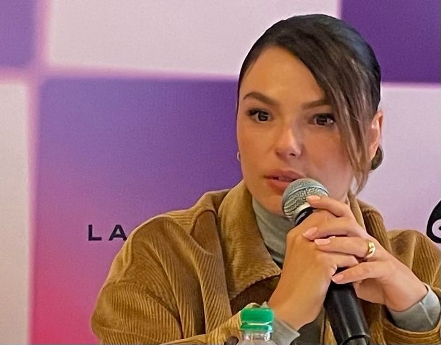 ‘Entrei no buraco profundo da solidão dela’, diz Isis Valverde sobre ...