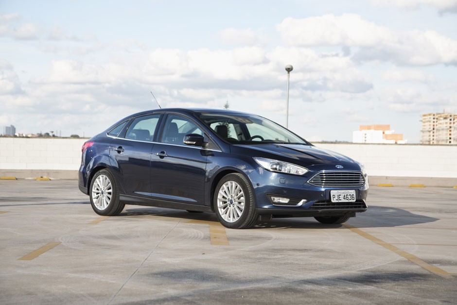 Comparativo: Ford Focus Fastback x Nissan Sentra | Testes | autoesporte