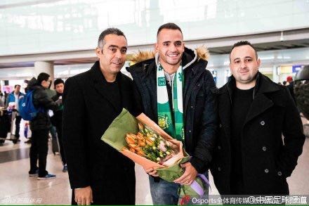 Renato Augusto chega a Pequim para se apresentar ao Beijing Guoan ...