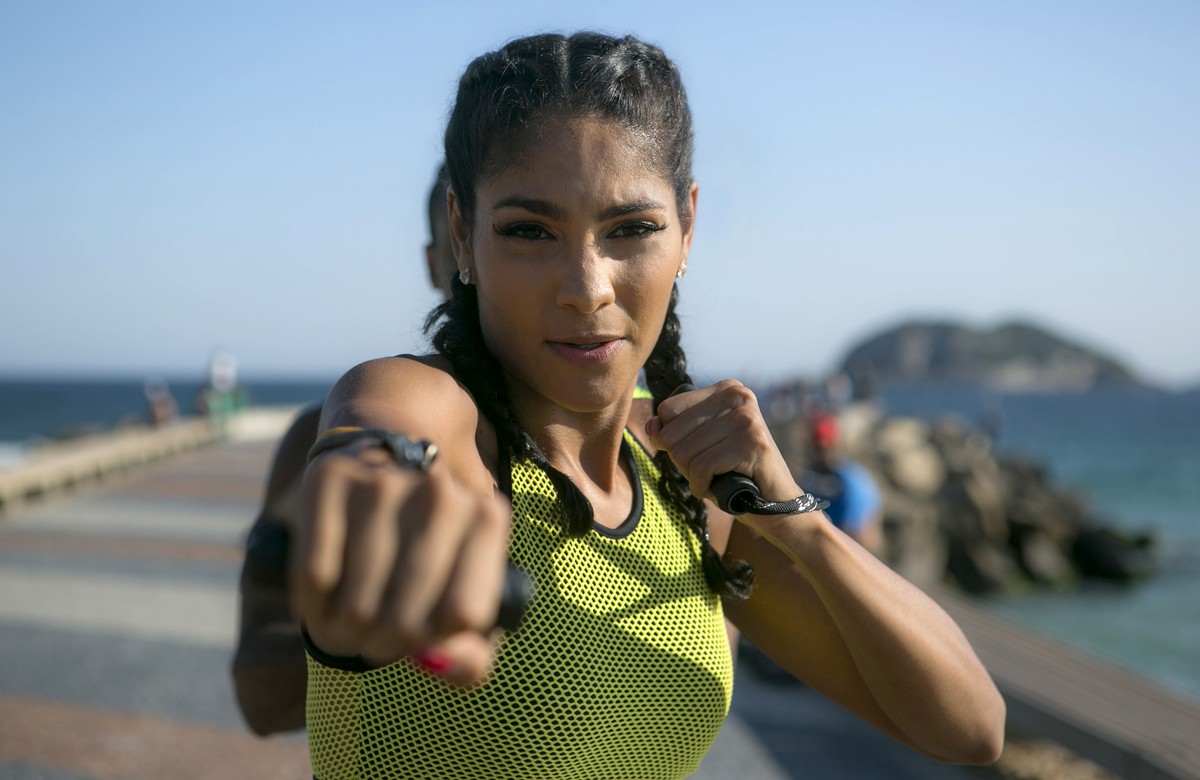 Barbara Reis mostra treino para o Carnaval: 'Tudo para chegar linda e ...