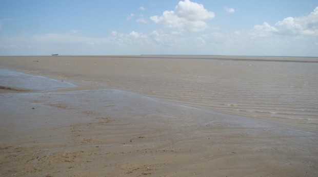 G1 - Pó mineral encontrado em rio do AP pode deixar obras 20% mais ...