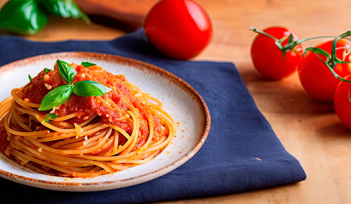 Tomate é a cara da Itália e com massa vira a combinação perfeita ...
