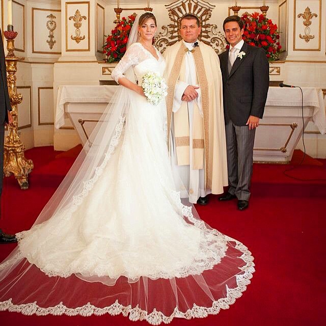 Luma Costa celebra três anos de casamento - Quem | QUEM News