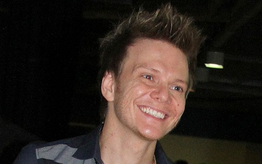 Michel Teló vai cantar no Grammy Latino - Quem | QUEM News