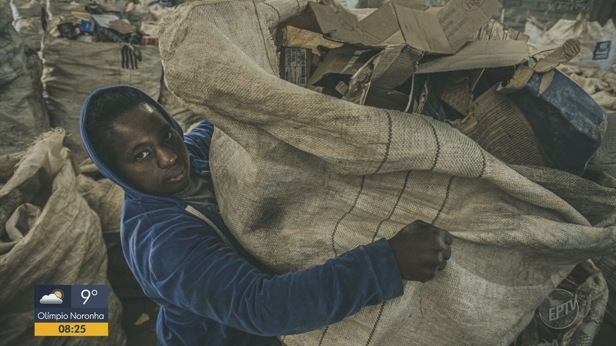 Foto de catadora de recicláveis fica em 1º lugar em concurso ...
