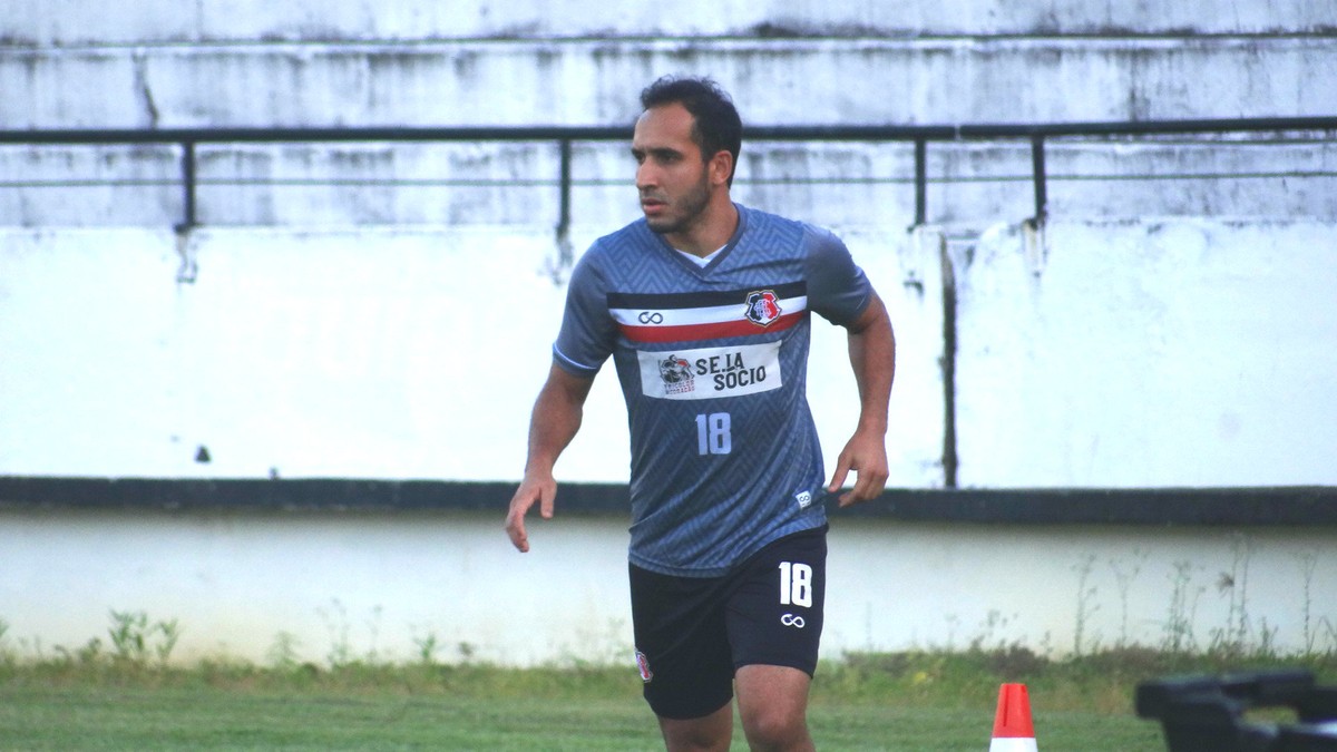 Técnico não confirma, mas Santa Cruz deve ter Leandro Costa na vaga de ...