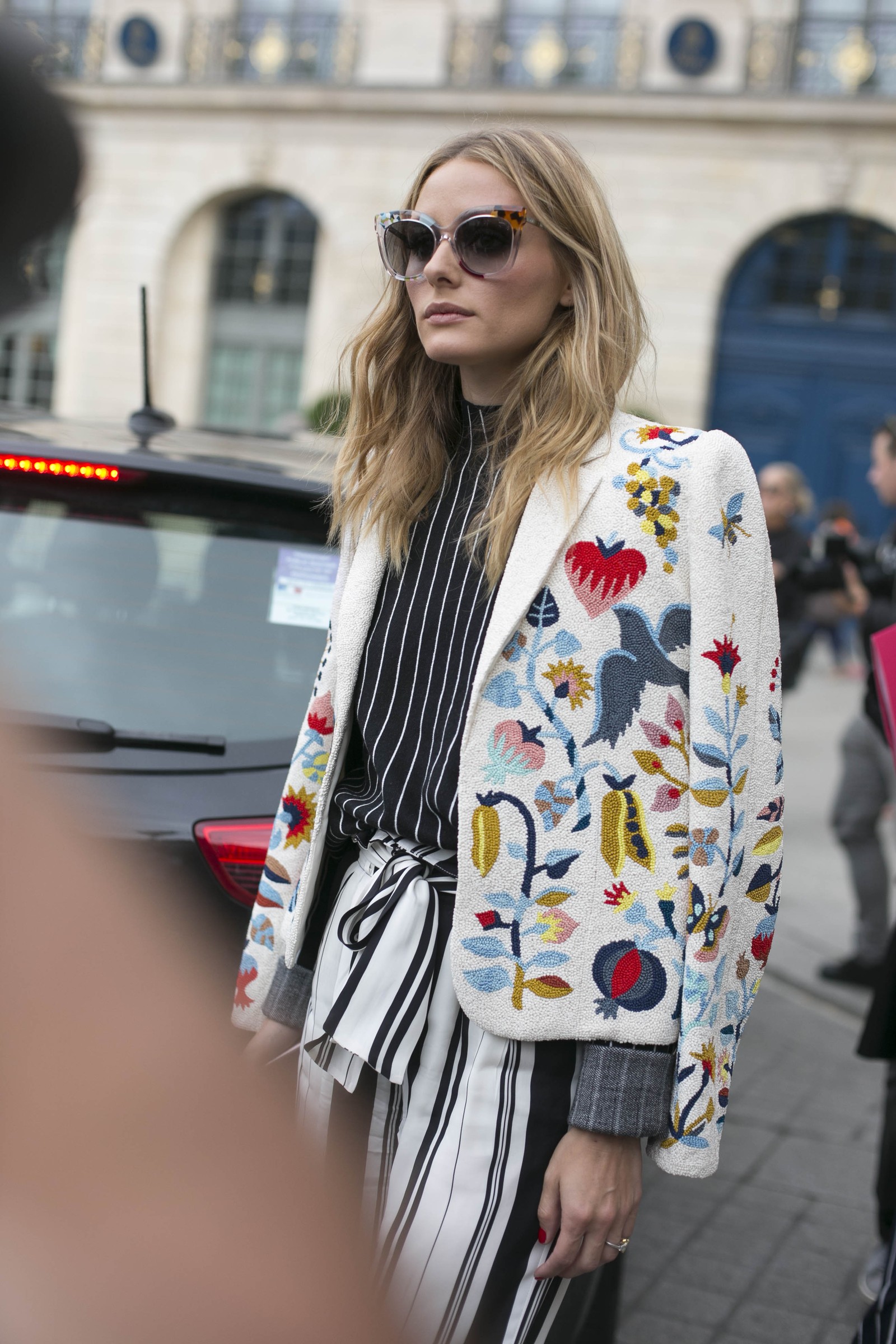 Street style: as jaquetas nada discretas do dia 2 da semana couture ...
