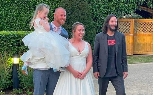Keanu Reeves entra de penetra em festa de casamento de desconhecidos e ...