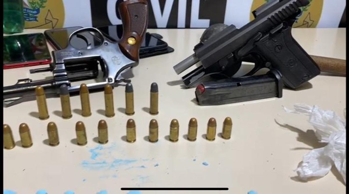 Quatro Pessoas São Presas Por Tráfico De Drogas E Porte Ilegal De Arma