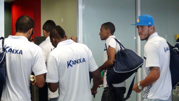 Sob o comando de Marlon Araújo, CSA embarca para jogo em São Paulo