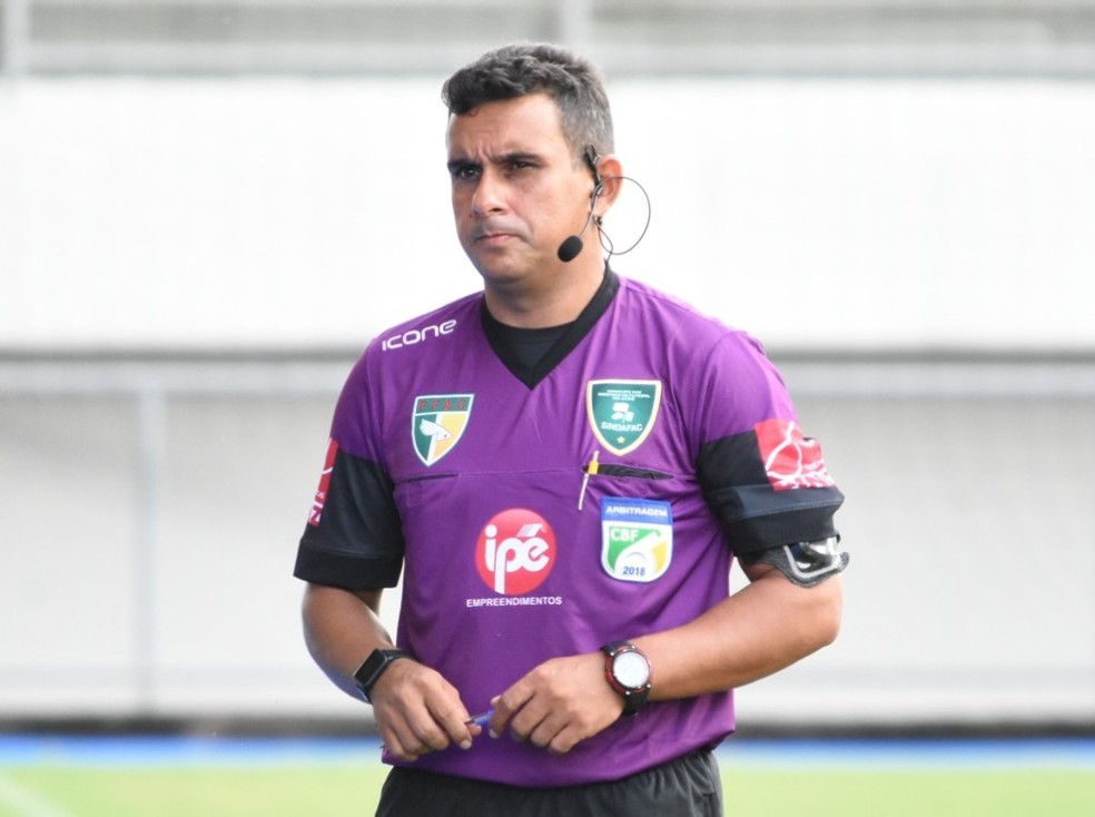 Massagista agride árbitro com soco durante final no Acreano Feminino ...