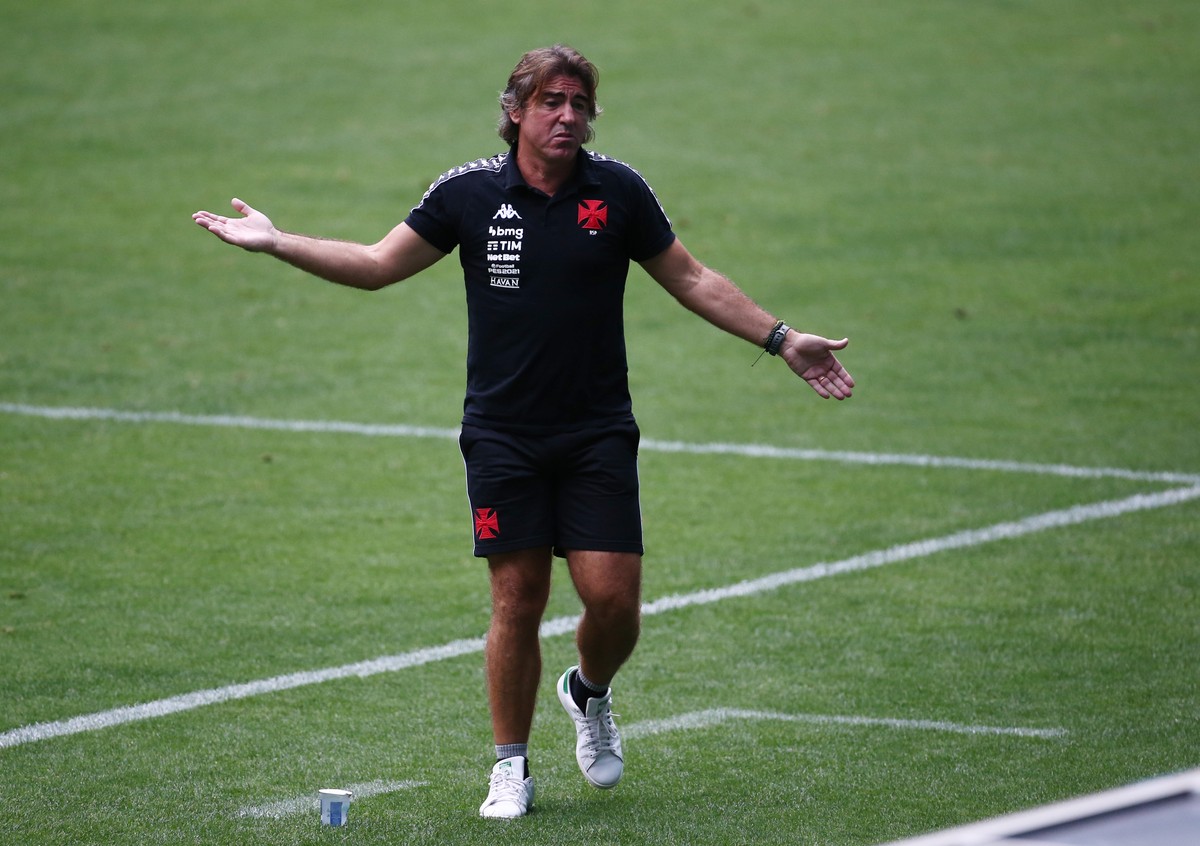 Com semana cheia para treinos, Sá Pinto ganha sobrevida no comando do ...