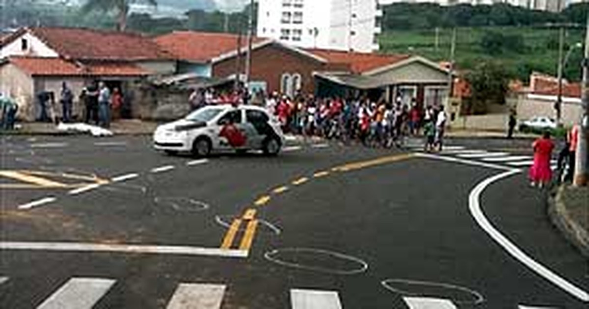 G1 Suspeito De Roubo Morre Baleado Por Policial Perto De Escola Em