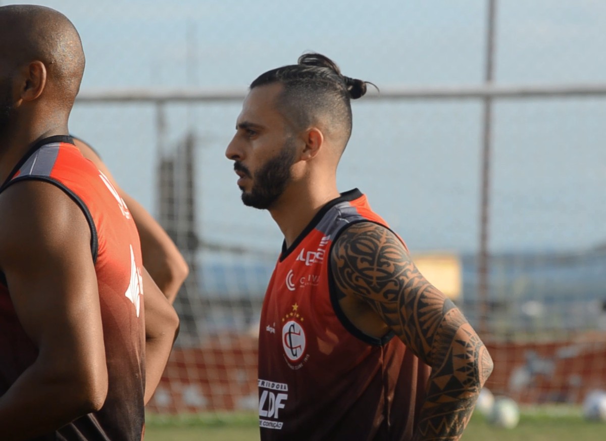 Edinho chega ao Campinense com a promessa de muito empenho e qualidade ...