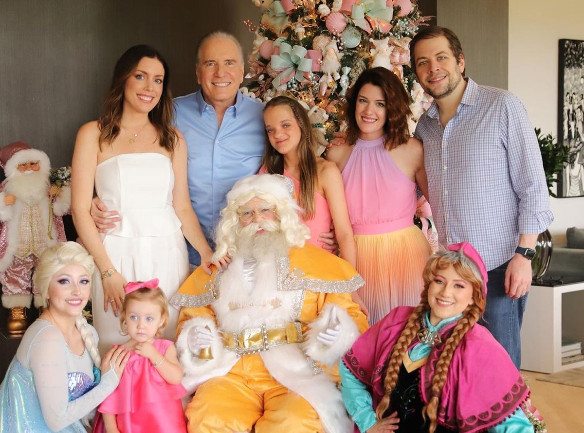 Roberto Justus reúne os 5 filhos em foto rara: "Meu maior patrimônio ...