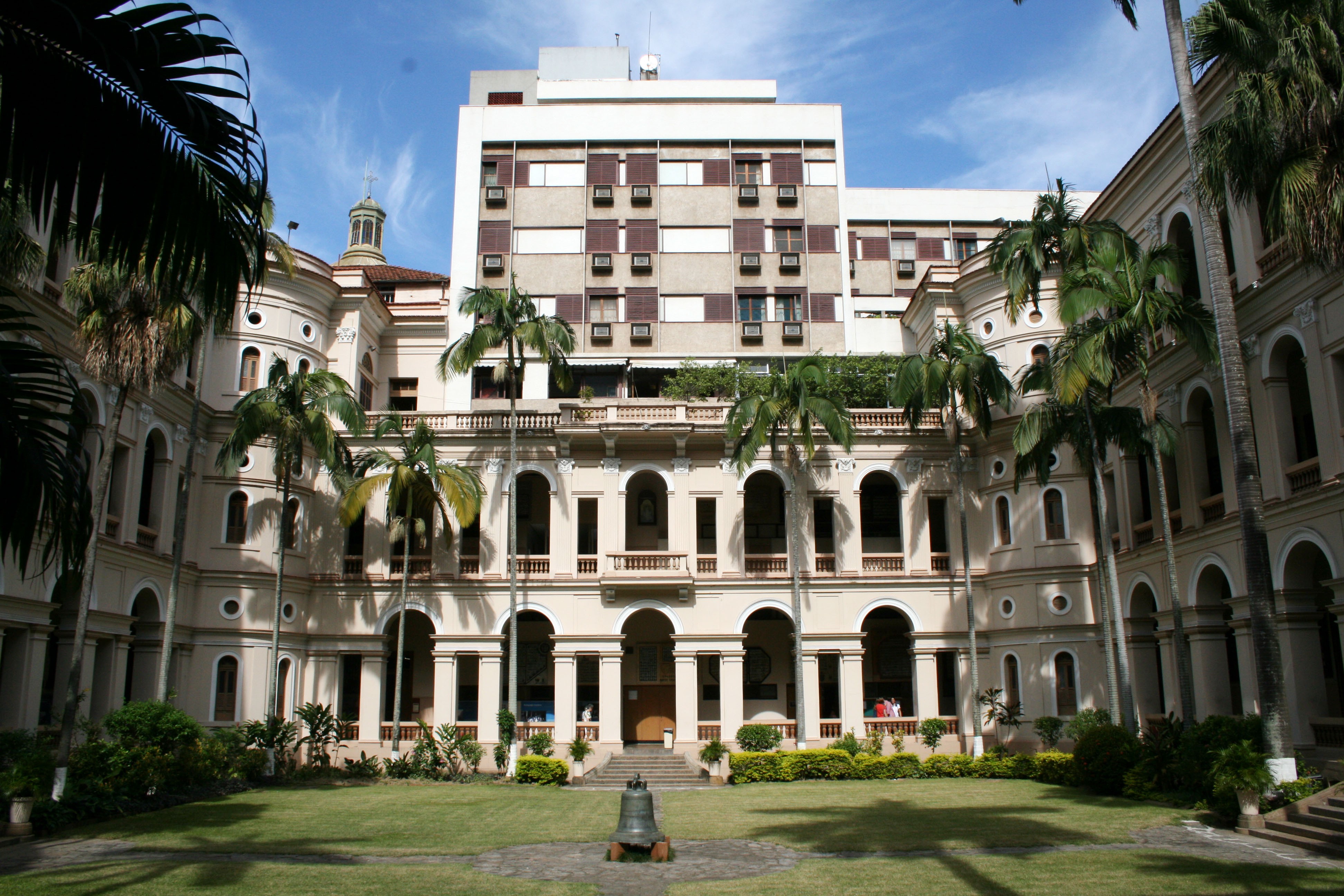 MP recolhe bebida alcoólica e proíbe funk em festa de alunos do Santo ...