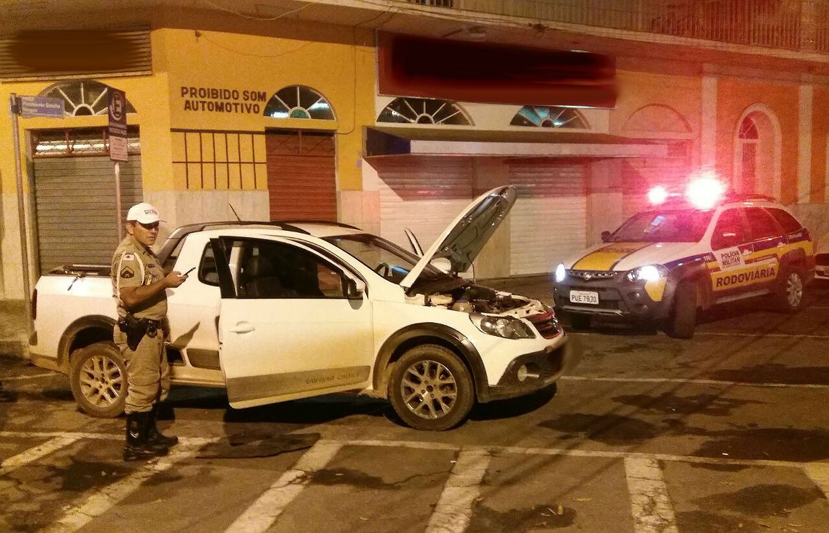 Polícia De Dona Euzébia Apreende Em Rio Pomba Caminhonete Clonada