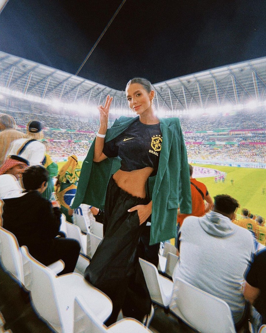 Jéssica Turini compartilha fotos em estádio no Catar: 'Acalma o coração ...