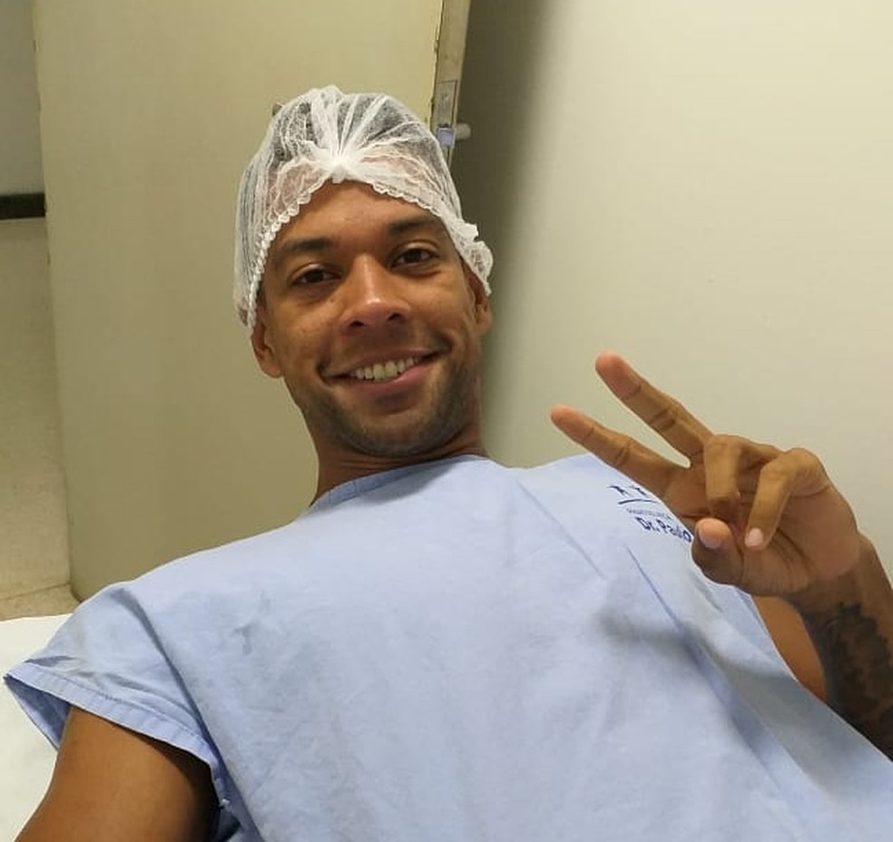 ABC comemora sucesso da cirurgia do atacante Wallyson | abc | Globoesporte