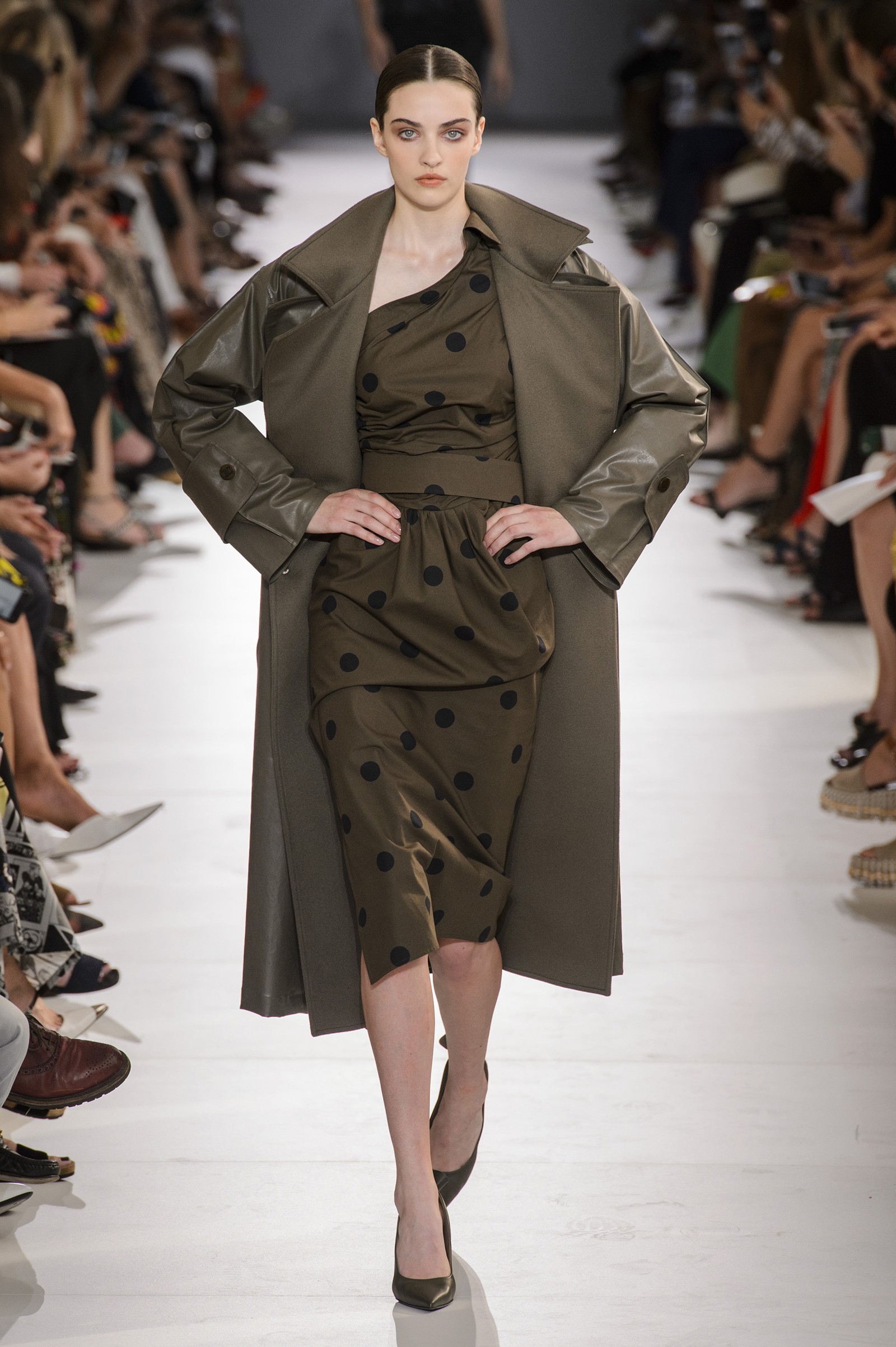 Max Mara | Verão 2019 | Milão | Desfiles | Vogue