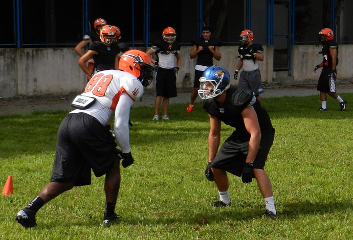 Reforço vindo da NFL, Harris faz seu primeiro treino pelo Vila Velha ...
