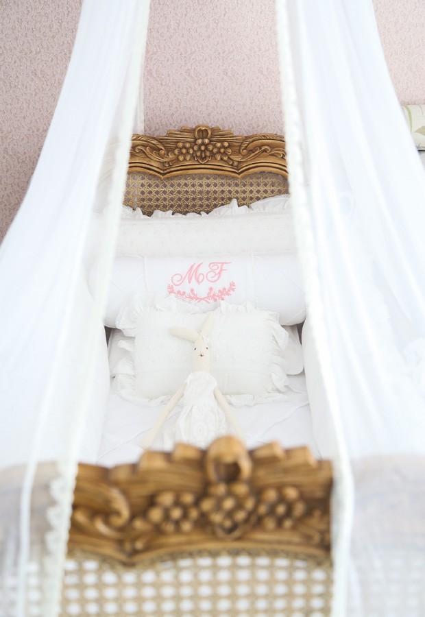 Deborah Secco se inspira no nome da filha para decorar quartinho; veja ... Deborah Secco se inspira no nome da filha para decorar quartinho; veja ...