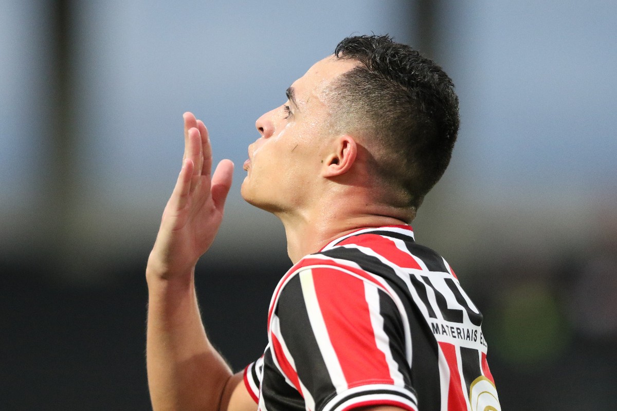 Agente de Victor Rangel diz que conversas com Santa estão "paradas ...