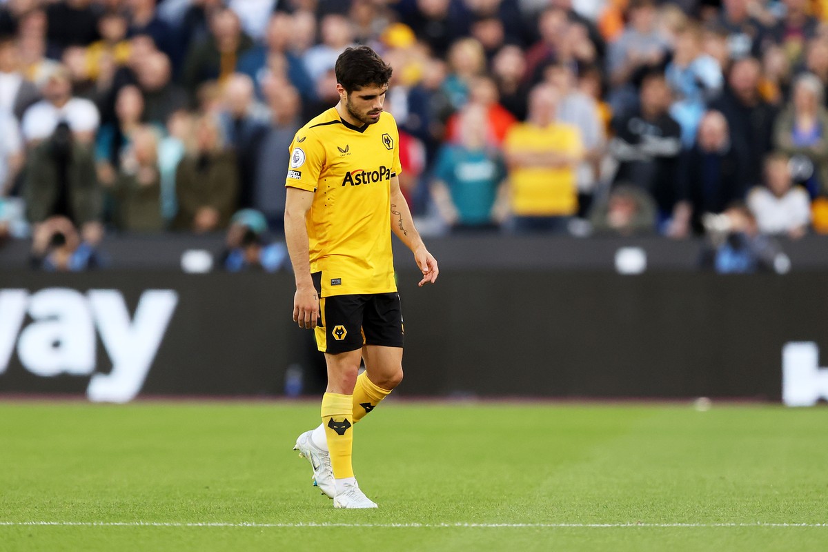 Pedro Neto vai passar por cirurgia e está fora da Copa do Mundo | Copa ...