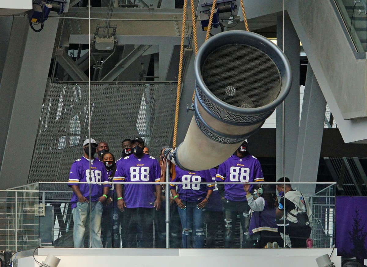 Família de George Floyd vai a estádio em domingo de protestos contra o ...