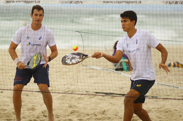 Beach tennis: Dupla número 1 do Brasil disputa torneio em Copacabana ...